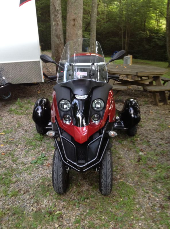 Modern Vespa : For Sale: TOW PAC Insta Trike B - 12" wheels