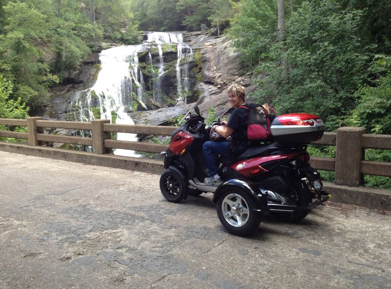 Modern Vespa : For Sale: TOW PAC Insta Trike B - 12" wheels