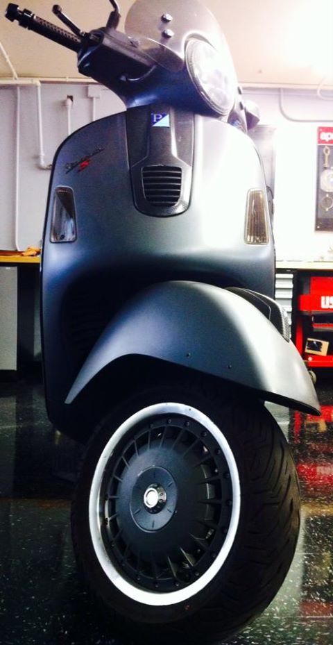 Modern Vespa : 946 wheels fit GTS?