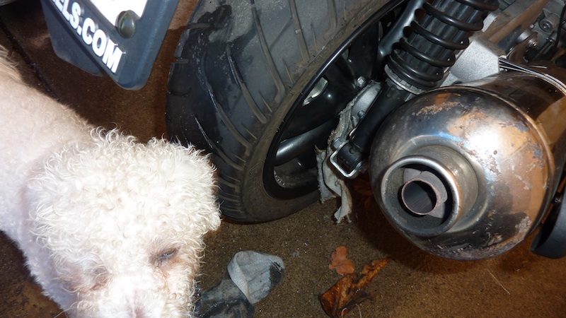 Modern Vespa : Don't Rag on me (tire problem)