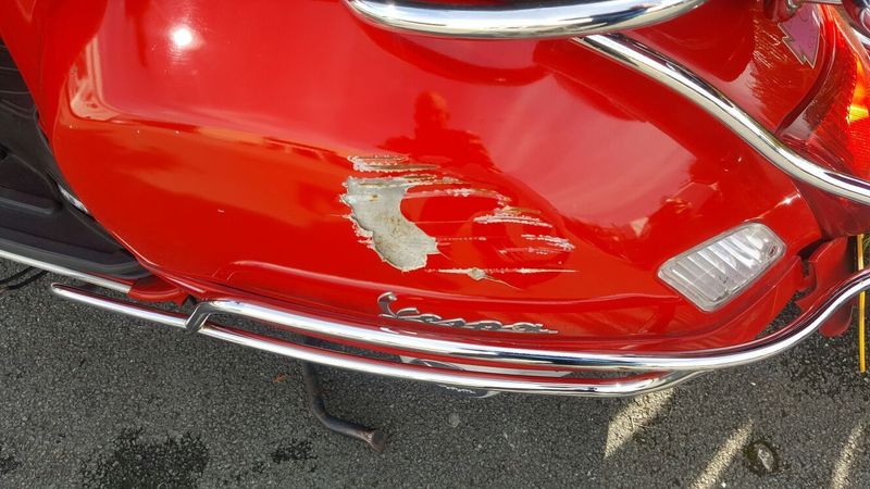 Modern Vespa : Help with damage on Vespa 250(potential purchase)