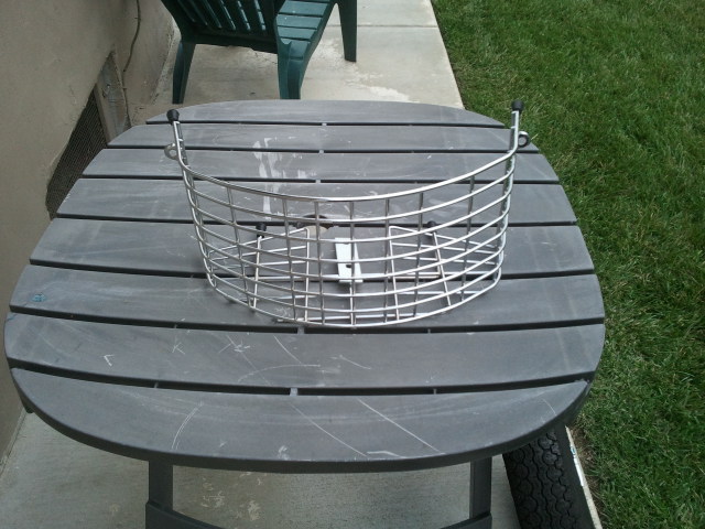 Modern Vespa : Vespa Legshield Basket