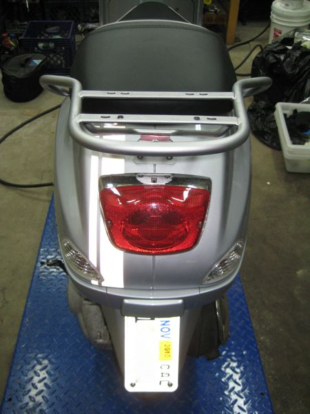 Modern Vespa : Vertical License Plate