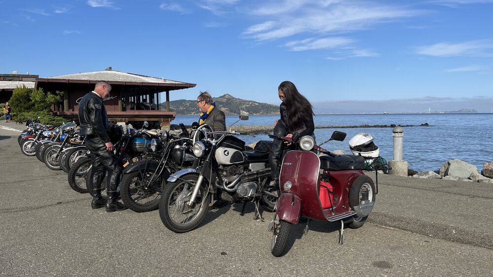 Modern Vespa : Vespas that have left the house. A photo thread.