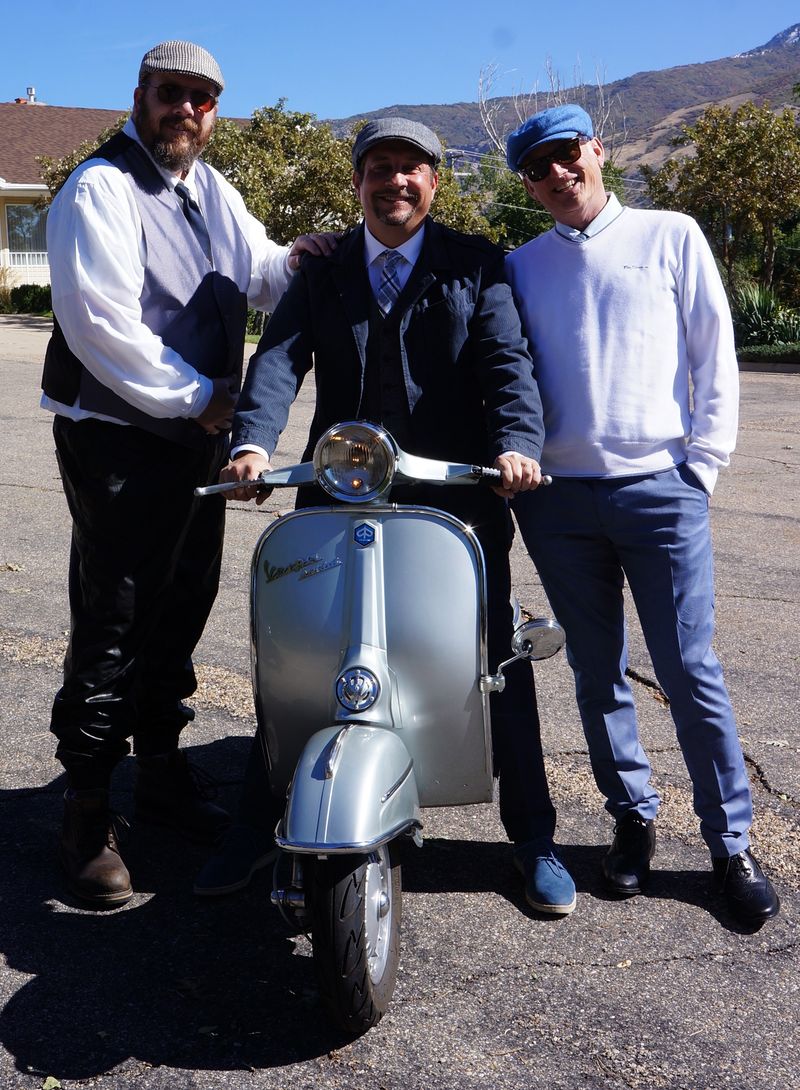 Modern Vespa : Distinguished Gentleman's Ride 2016