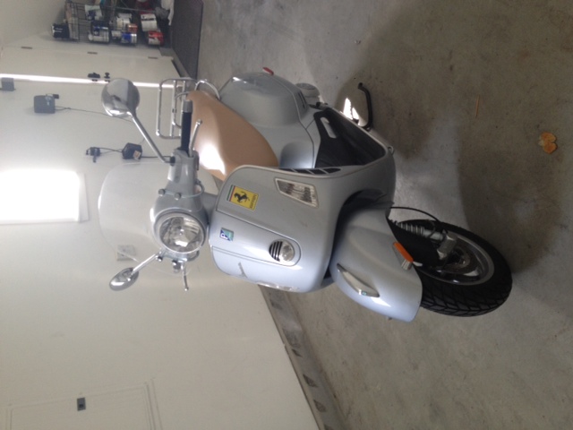 Modern Vespa : 2007 - Vespa 250GTS, low miles, w/ extras