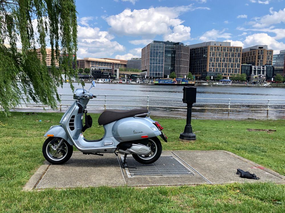 Modern Vespa : Intro and Pics