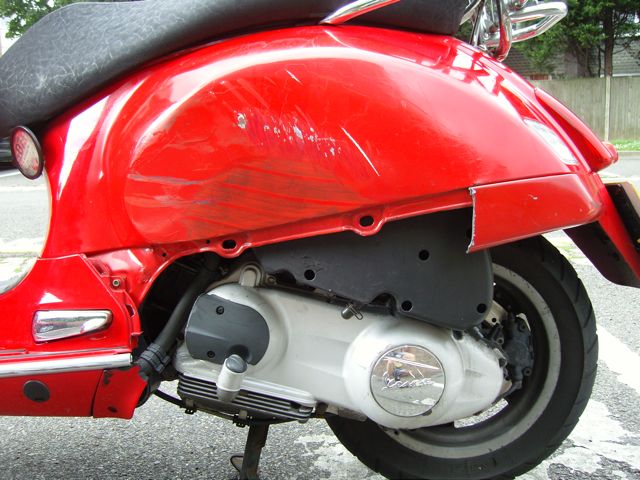 Modern Vespa : Crash Damaged 2006 GTS 250ie For Sale, London. SOLD
