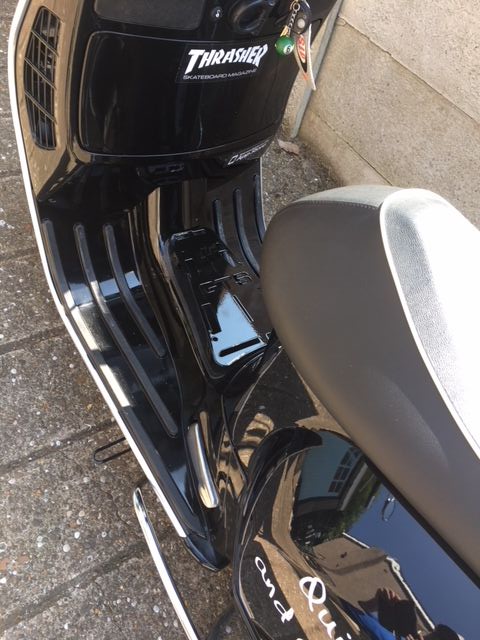 Modern Vespa : GTS Floor Rack