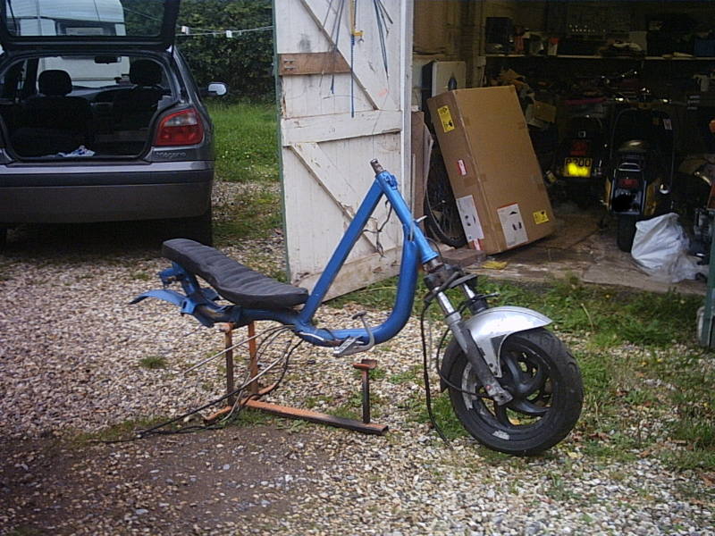 Modern Vespa : Vespa ET Rear end dimensions