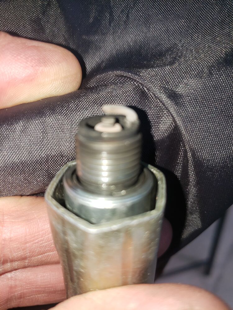 Modern Vespa : Another "reading" spark plug post