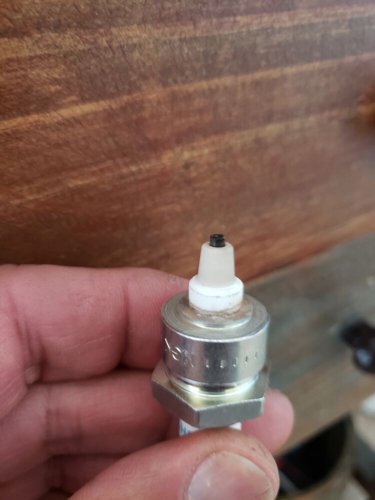 Modern Vespa : Another "reading" spark plug post