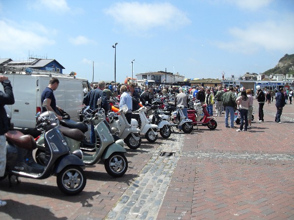 Modern Vespa : Chelmsford SC "Camber Sands Weekender" (UK)