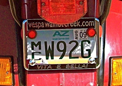 Modern Vespa : License Plate Holder