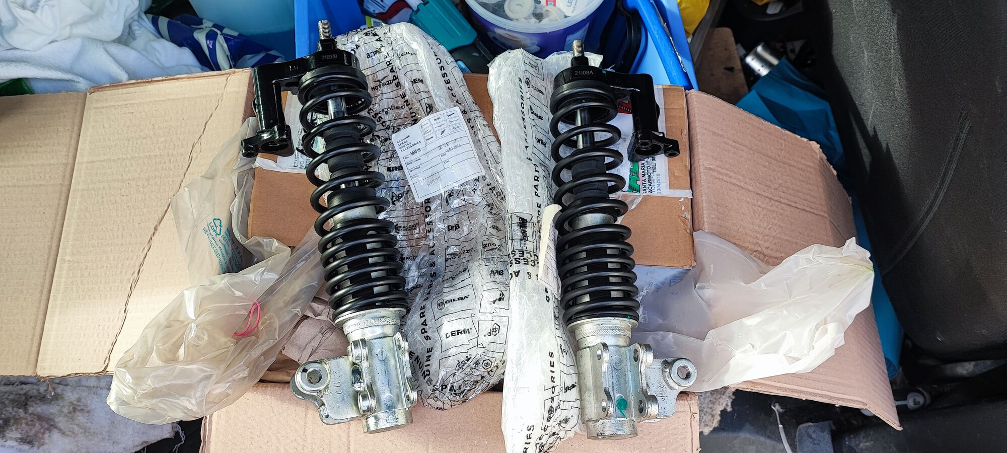 Modern Vespa : Front suspension, repair?