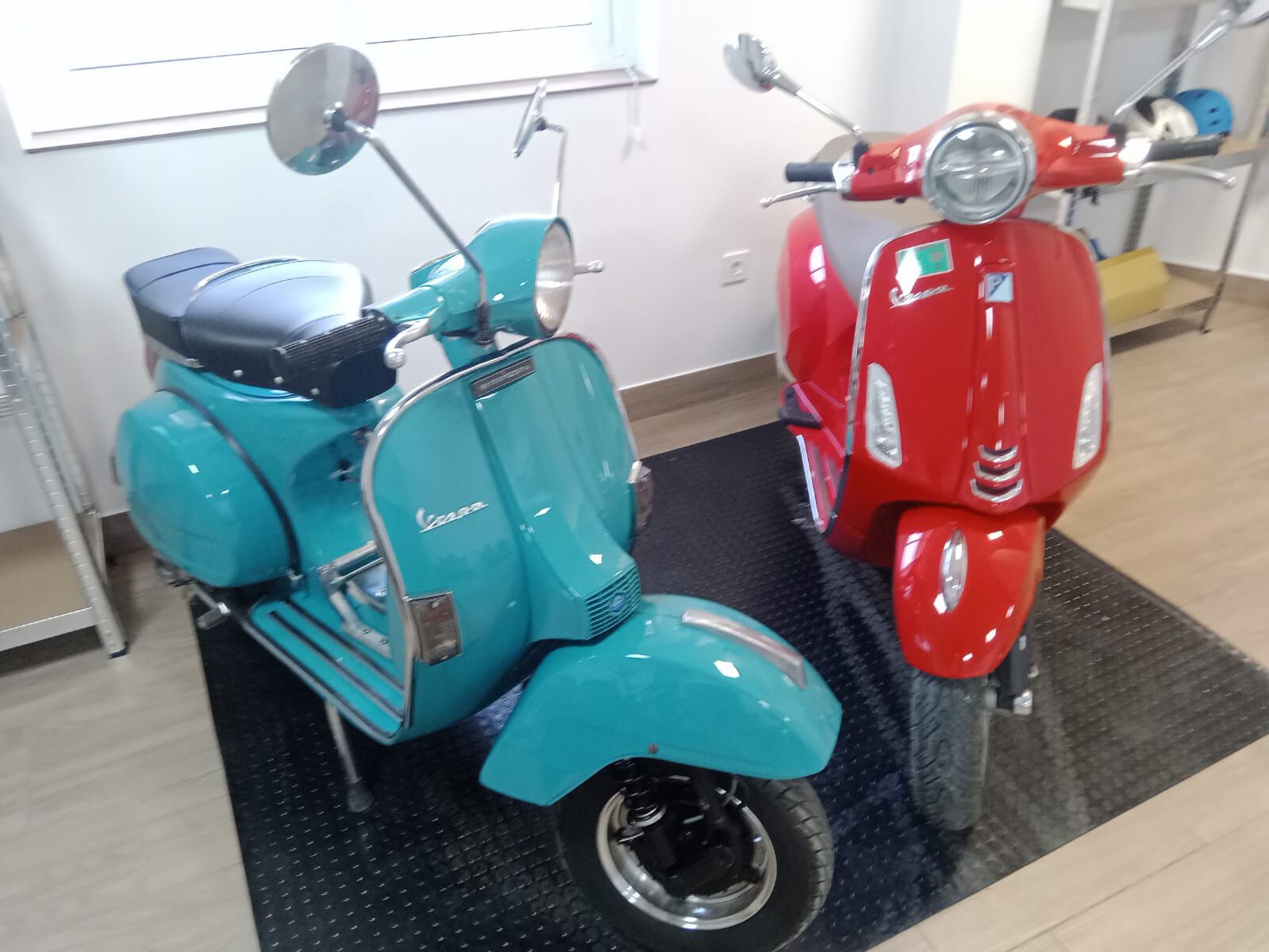 Modern Vespa : Introduction from Andalucía