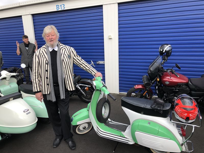 Modern Vespa : Distinguished Gentleman's Ride 2019