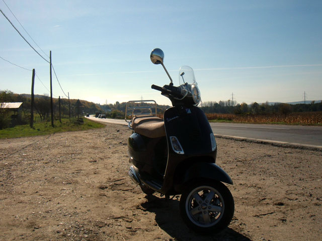 Modern Vespa : Sunday rider. - thursday version :)