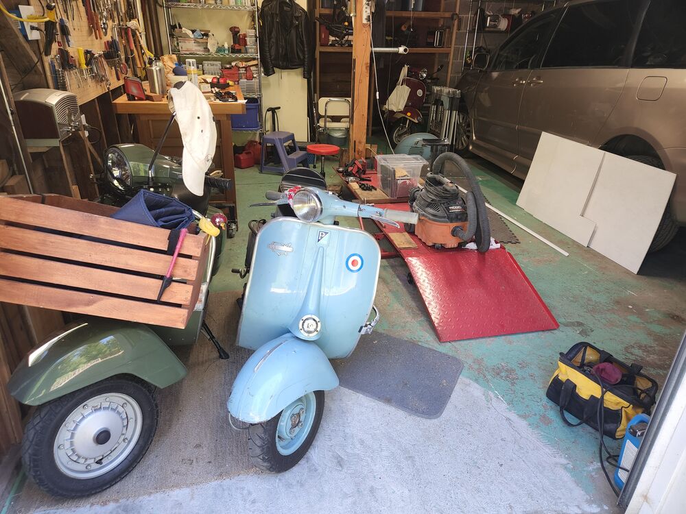 Modern Vespa : Scooter rack