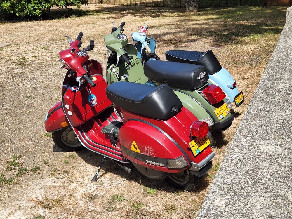 Modern Vespa : The Three Amigos