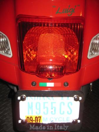 Modern Vespa : License Plate Holder
