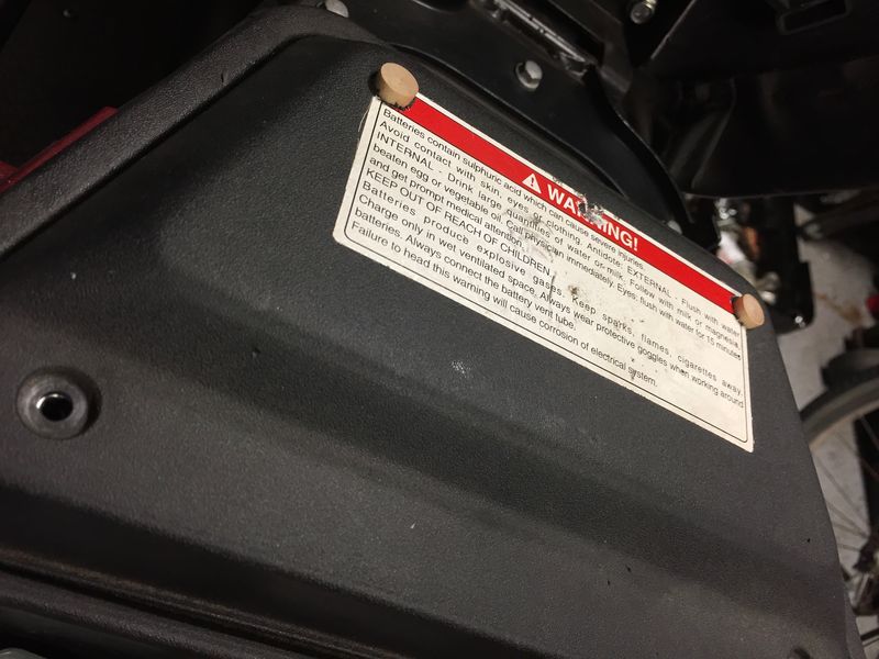 Modern Vespa : Easy Battery Post Access