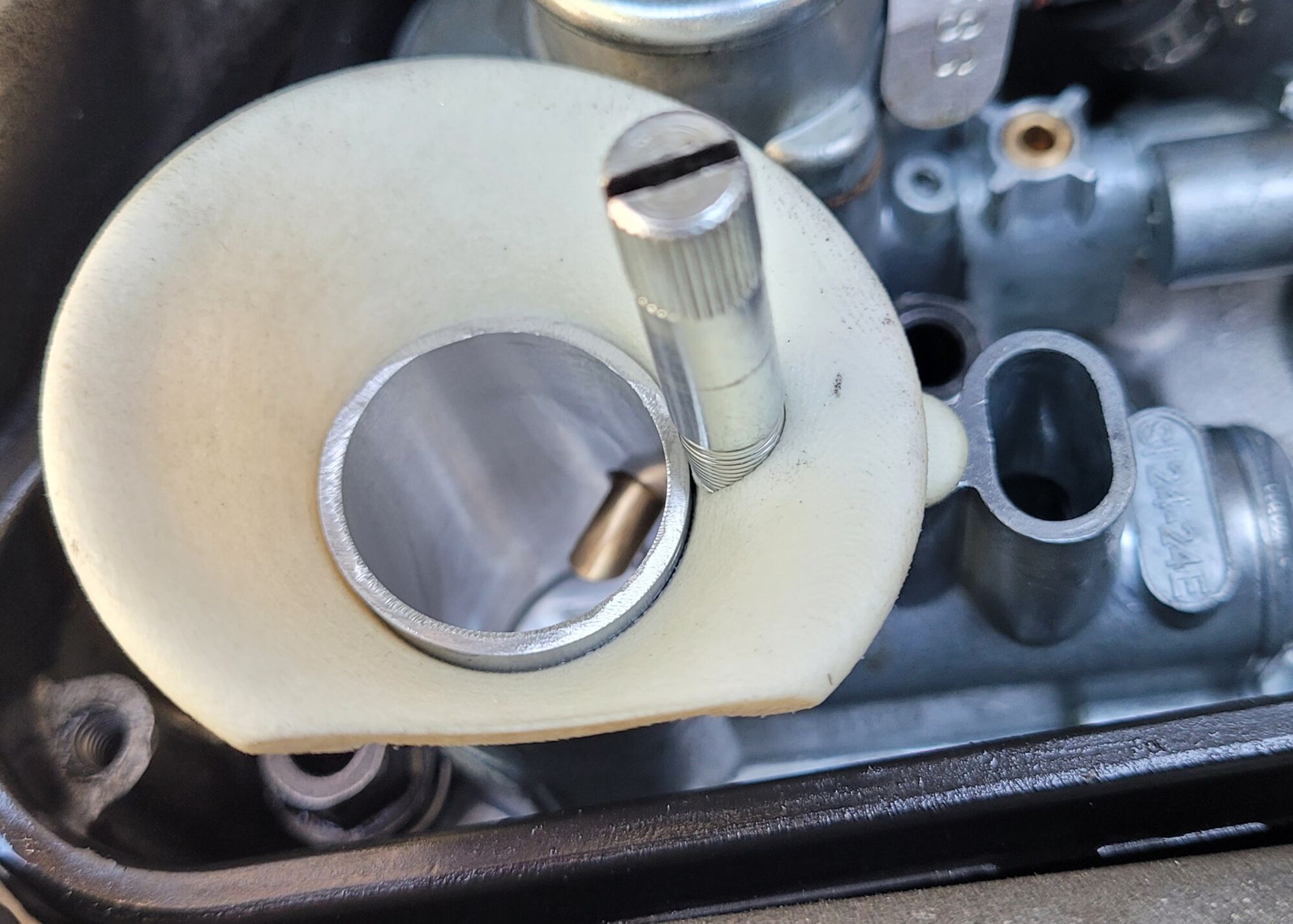 Modern Vespa : Bell-mouth intake