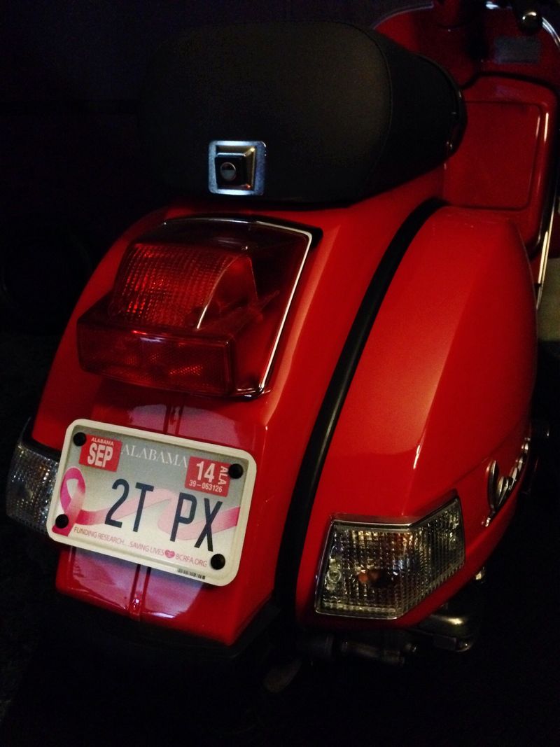 Modern Vespa : Show the backside of your scooter