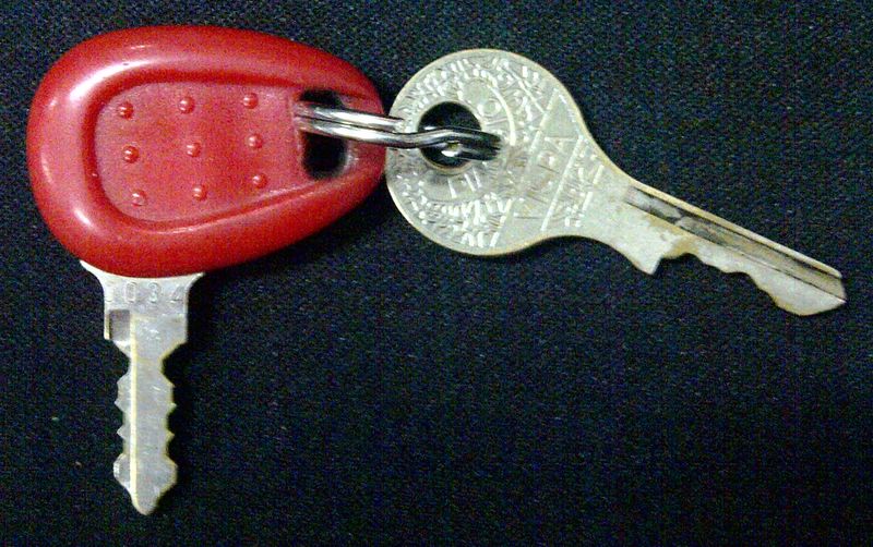 Modern Vespa : Show me your Vespa Keys