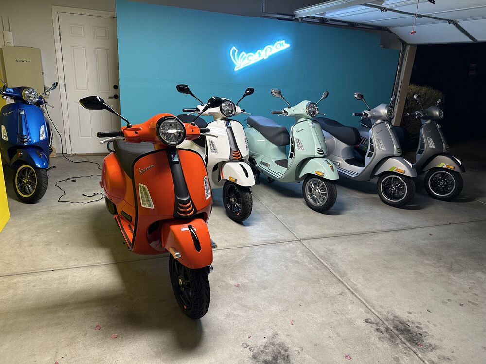 Modern Vespa : Have a Happy and Safe New Years! To 2023!!