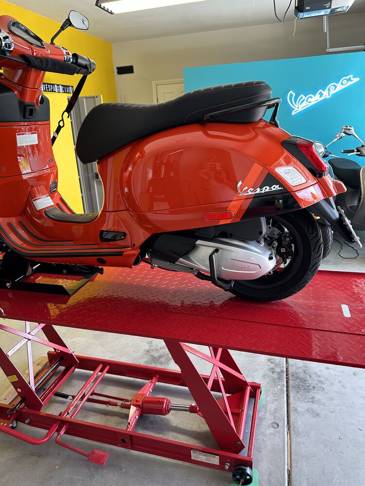 Modern Vespa : The new Vespa service table lift, with some upgrades