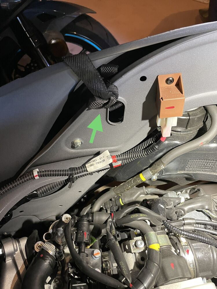 Modern Vespa : Installing Helite airbag tether on GTS 300?