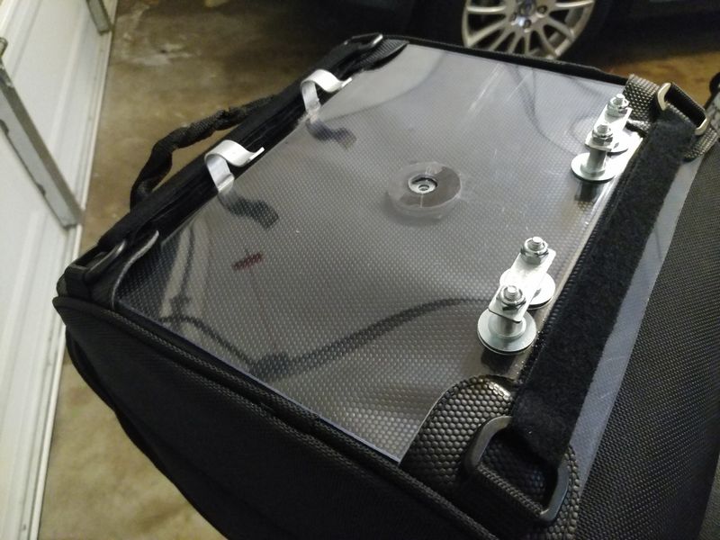 Modern Vespa : Dowco Rally Pack bag on S150 OEM topcase rack