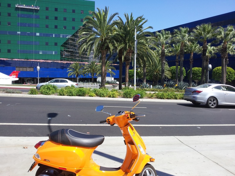 Modern Vespa : Los Angeles Scooter Tag