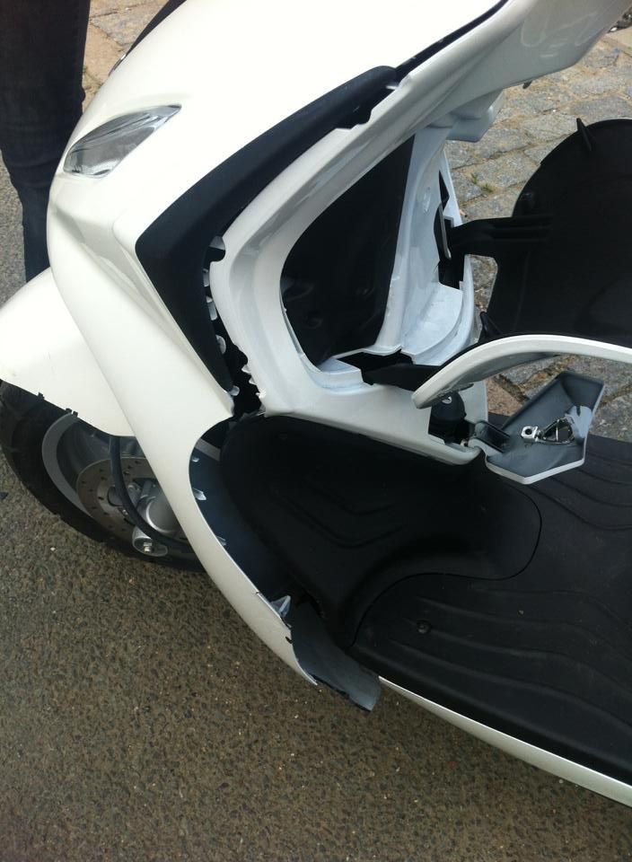 Modern Vespa : Possible write off? (Update - need some advice please)