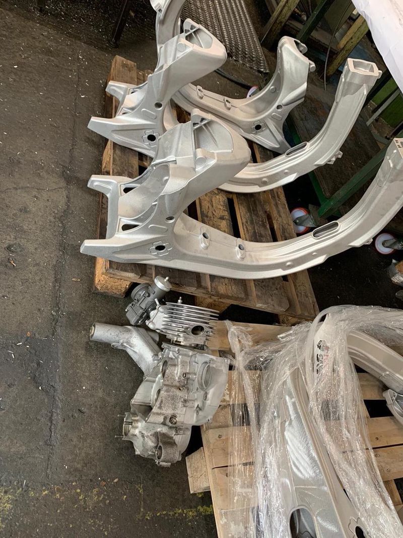 Modern Vespa : Racing frame by Crimaz