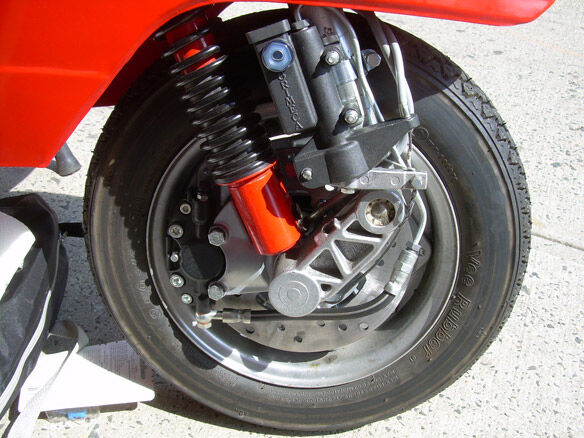 Modern Vespa : Disc brake on T5 MK1 how to do it where to mount it?