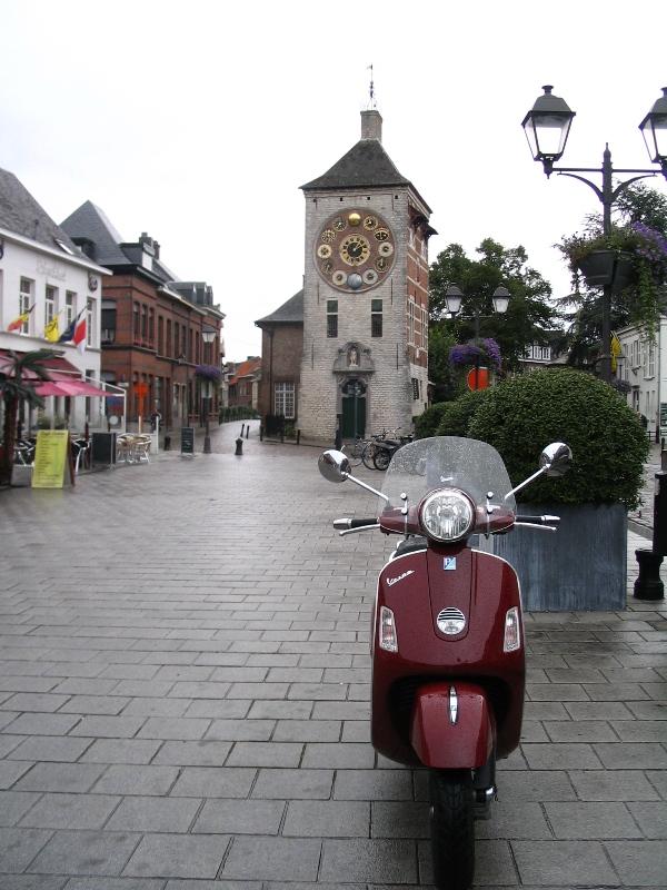 Modern Vespa : Cobblestone ride in Belgium....city of Lier (PICTURES!!!)