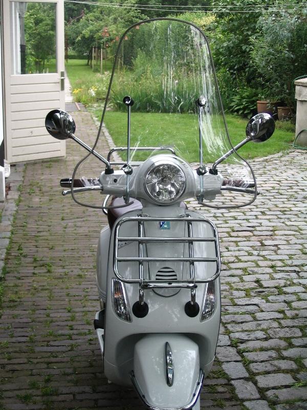 Modern Vespa : Question: Difference genuine LX-GTS Vespa large windscreen?