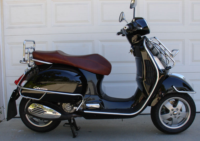 Modern Vespa : humbly introducing my ride...