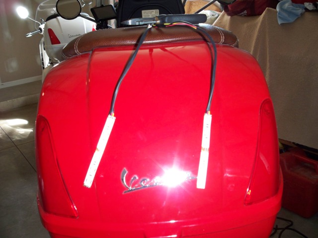 Modern Vespa : LED Lighting for Vespa top case