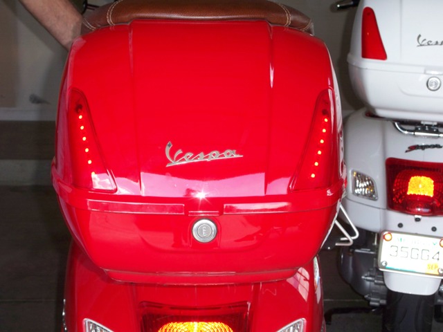 Modern Vespa : LED Lighting for Vespa top case