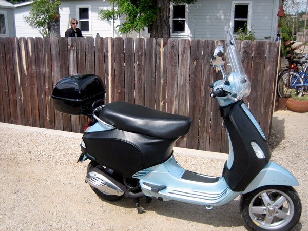 Modern Vespa : Lowering My Seat