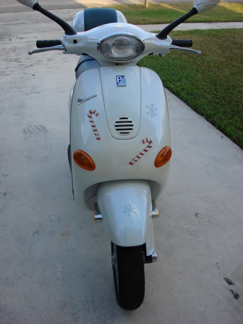 Modern Vespa : Easy way to "decorate" your scooter - not just for