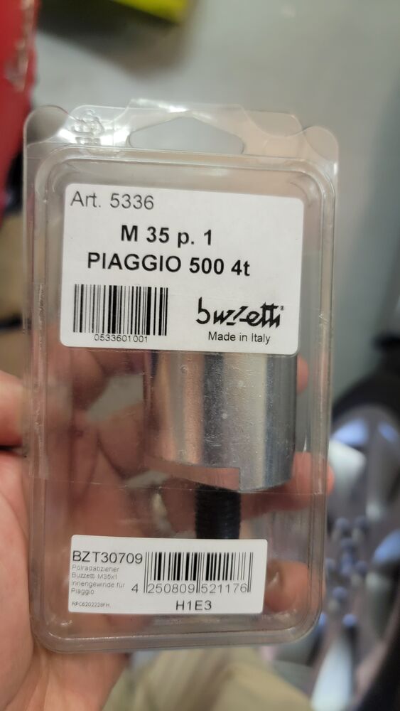 Modern Vespa : Vespa GTS Buzzetti Flywheel Puller Tool Too Large??