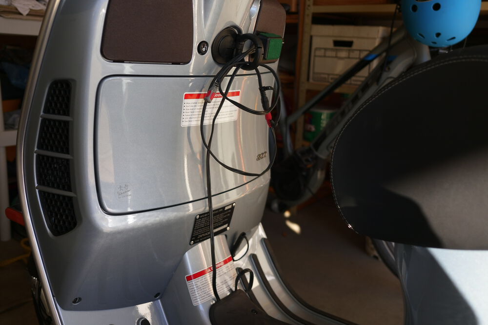 Modern Vespa : Heated grips or heated gloves?