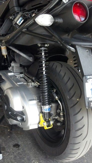 Modern Vespa : Work on the rear end