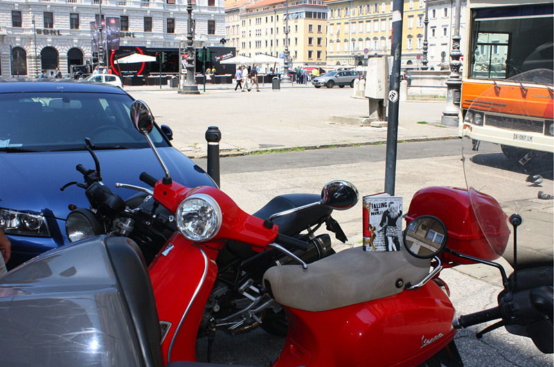 Modern Vespa : What's a nice girl like you...? Scooter photo funnies