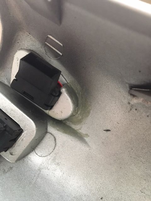 Modern Vespa : Kill Switch Popped Out