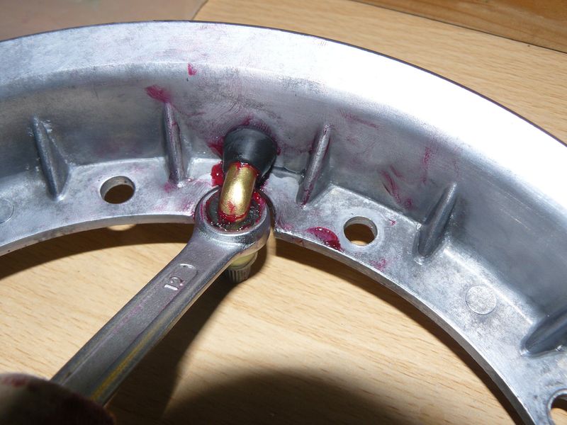 Modern Vespa : Pinasco aluminum split tubeless rims